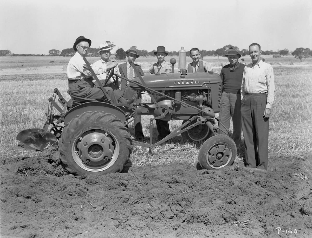 The bogged tractor principle